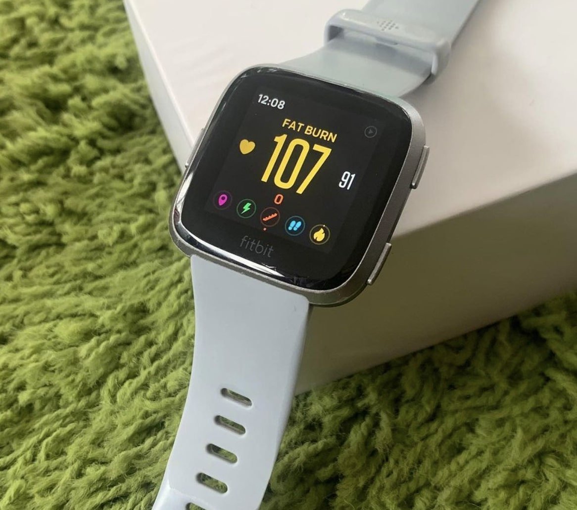 Can Fitbit Battery Be Replaced: How Can You Do It? – Gorilla-FitnessWatches